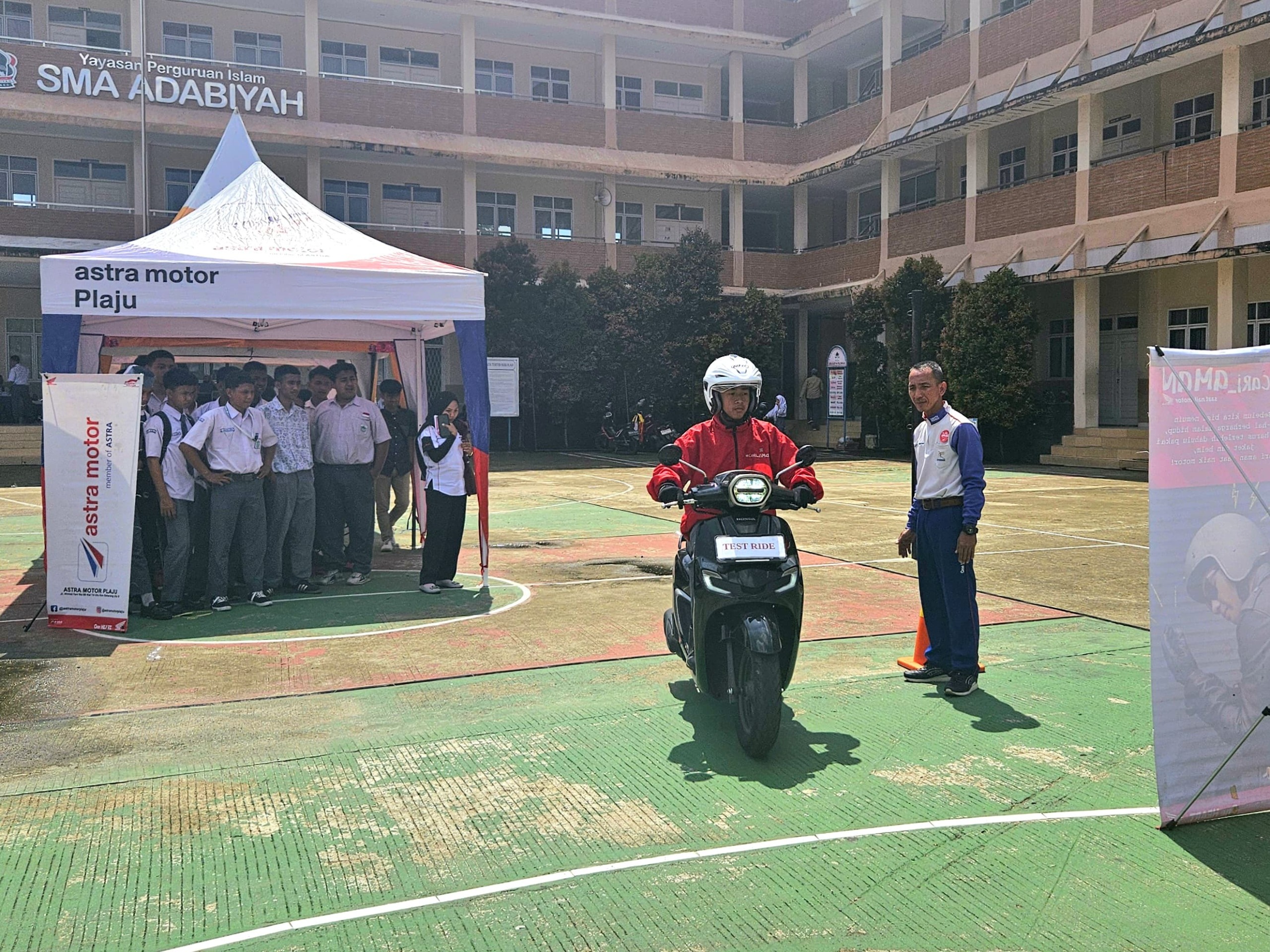 Astra Motor Sumsel Gelar Safety Riding – Fomo di SMA Adabiyah Palembang ...