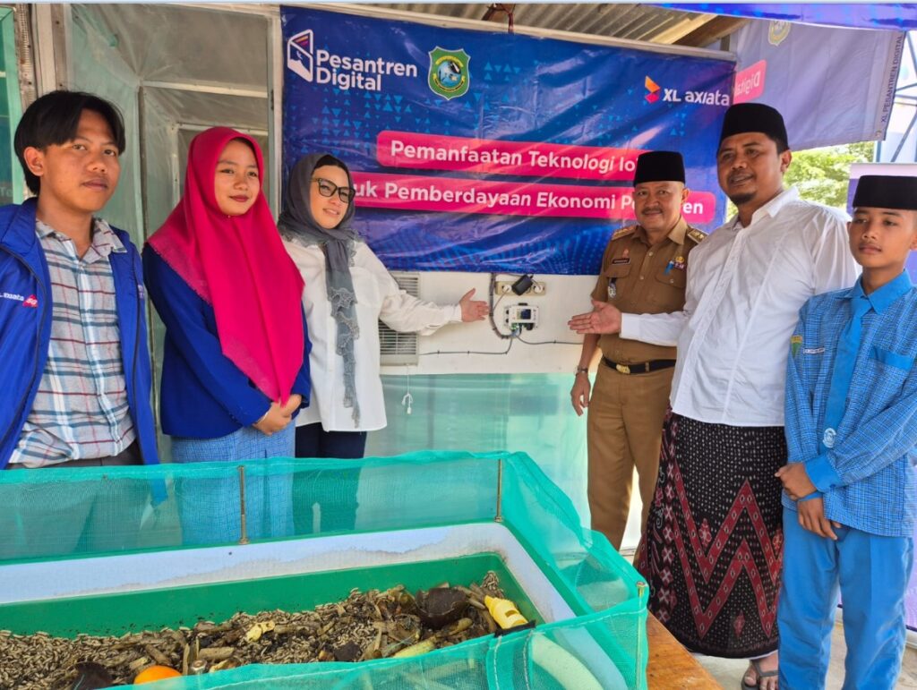 XL Axiata Terapkan Solusi IoT Budidaya Maggot di Pesantren Lampung ...