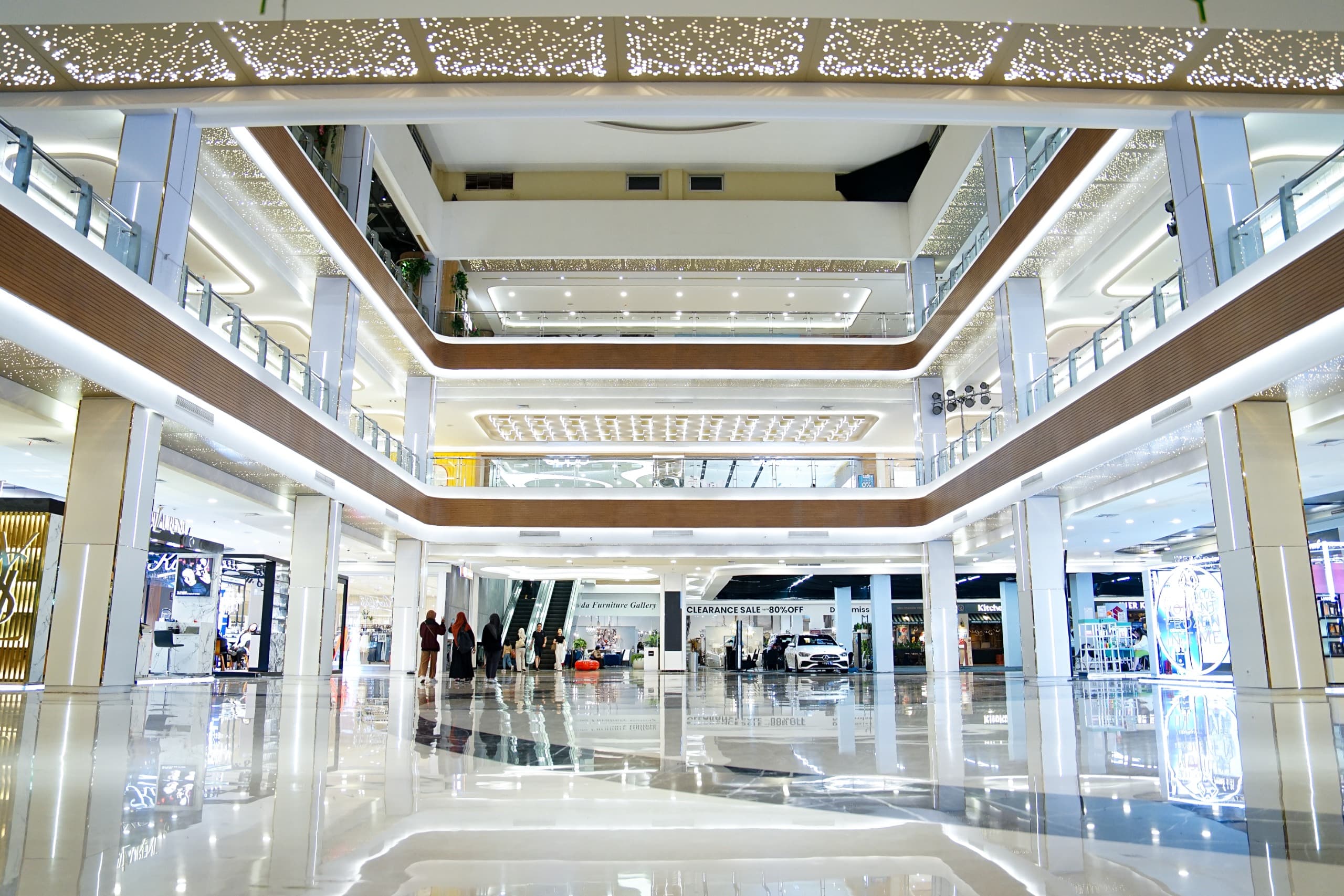 Belanja Lebih Elegan di Palembang Indah Mall Dengan Interior Mewah ...