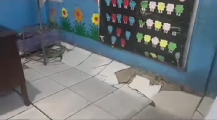 Kondisi Bangunan SDN 149 di Pulo Kerto Dinding Retak-Retak Butuh ...